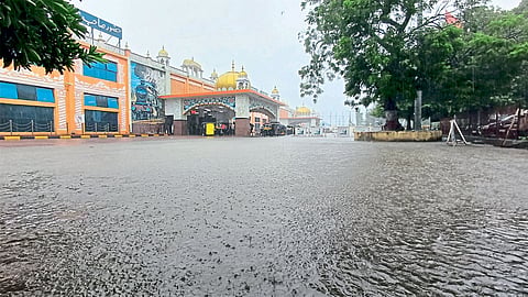 Nanded Rain : कोसळधार! नांदेड जिल्ह्यात पावसाने जनजीवन विस्कळित rain monsson citizens Life ...